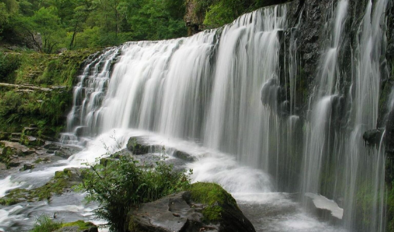 8 Best Tourist Places to Visit in Amboli - ChaloGhumane.com